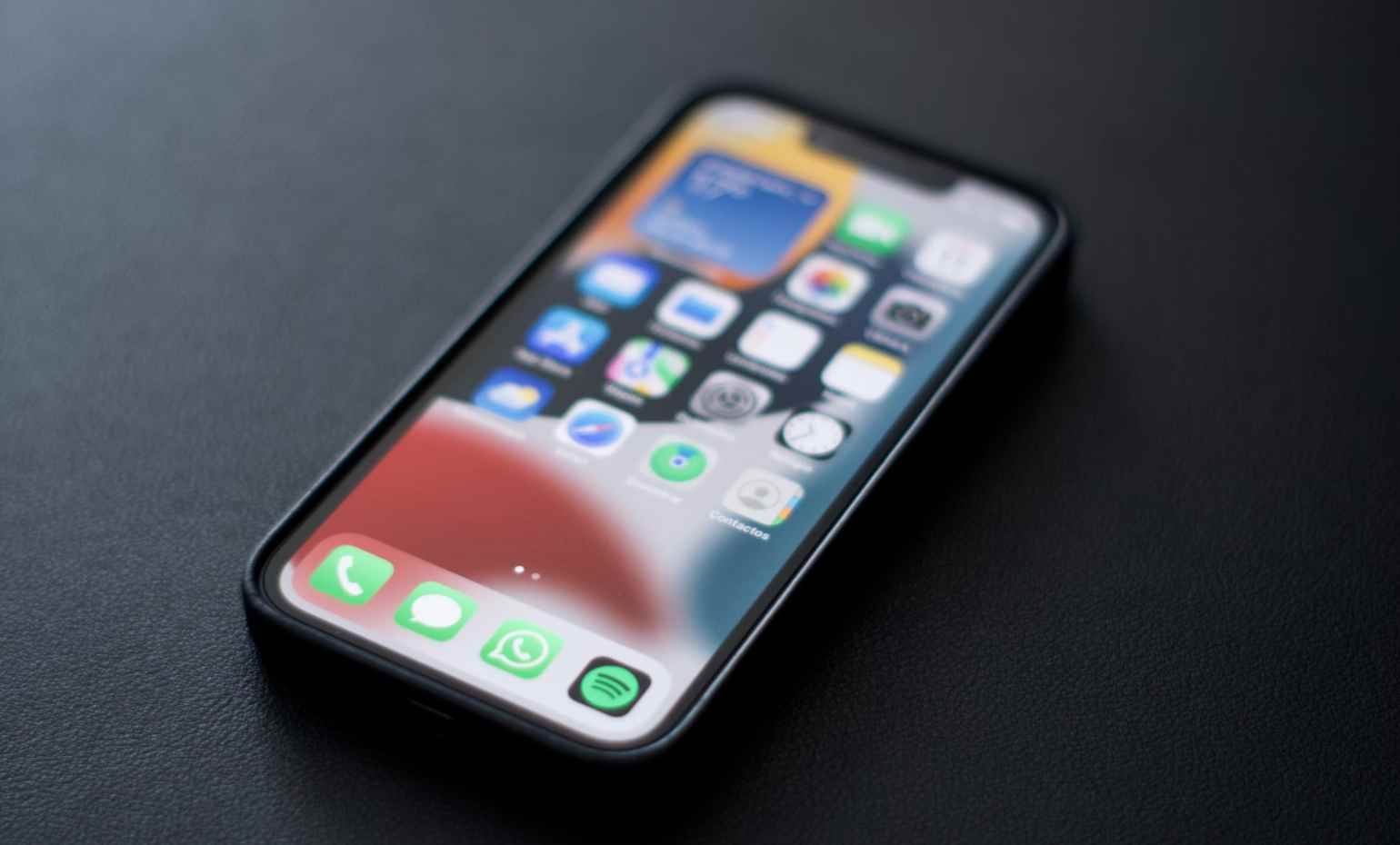Apple's iPhone Mini Discontinued: A Mistake or Market Reality? - Tech BSB